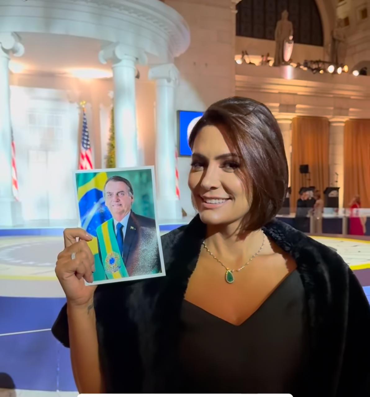 Michelle Bolsonaro marca presença na posse de Trump com foto de ...